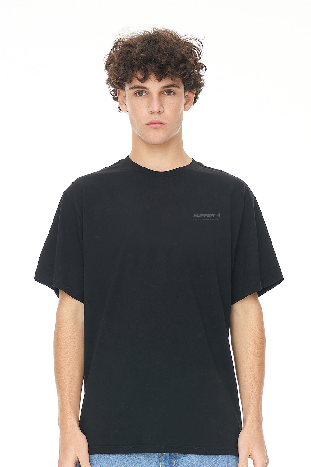 ESSENTIAL SUP TEE BLACK – Huffer